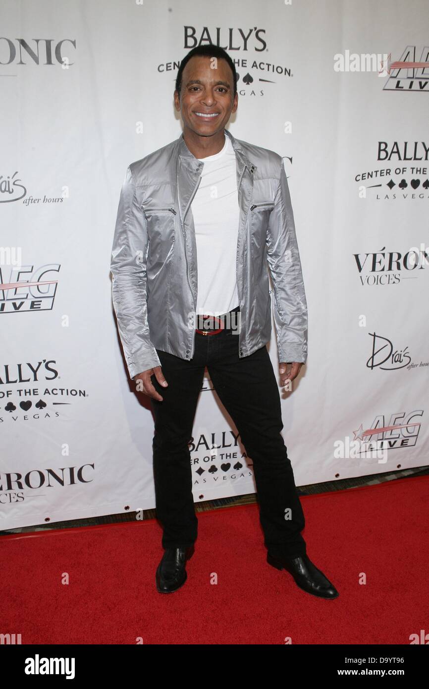 Jon secada hi-res stock photography and images - Alamy