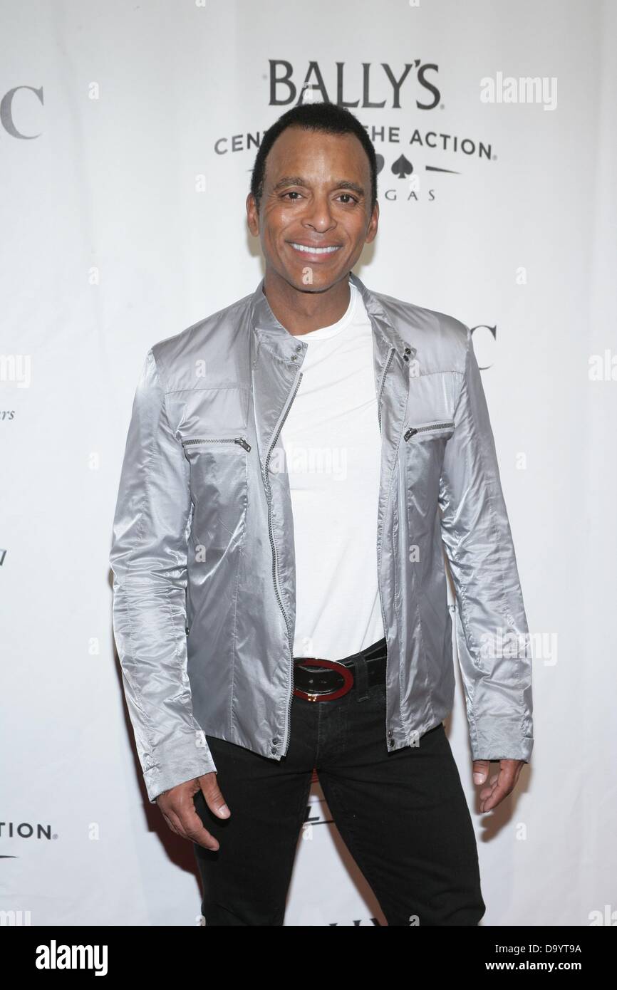 Jon secada hi-res stock photography and images - Alamy