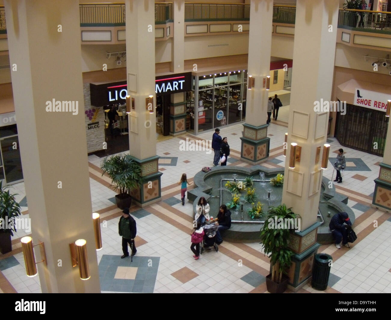 The fountain in City Place mall in Winnipeg, Manitoba Stock Photo - Alamy