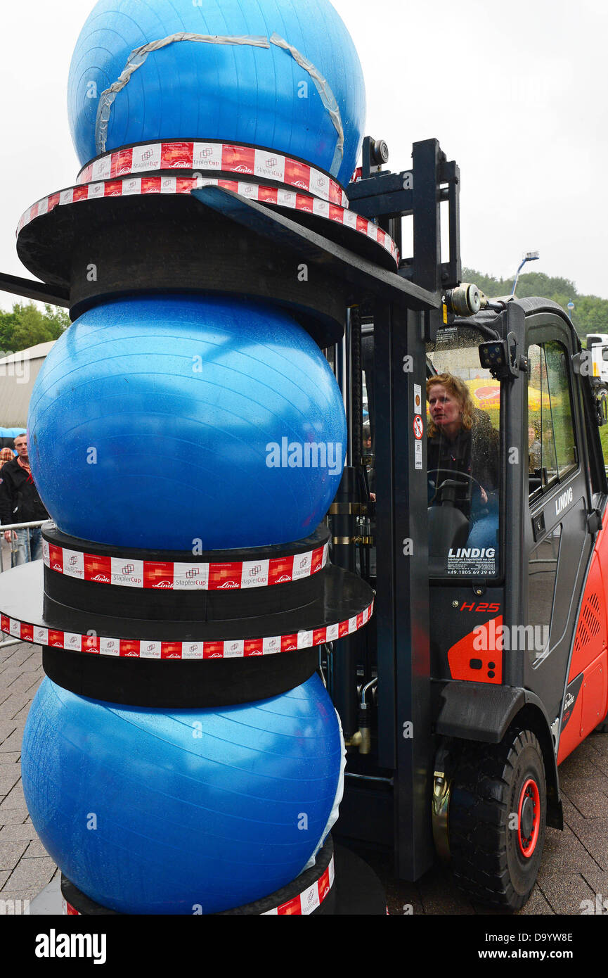 Forklift competition hi-res stock photography and images - Alamy