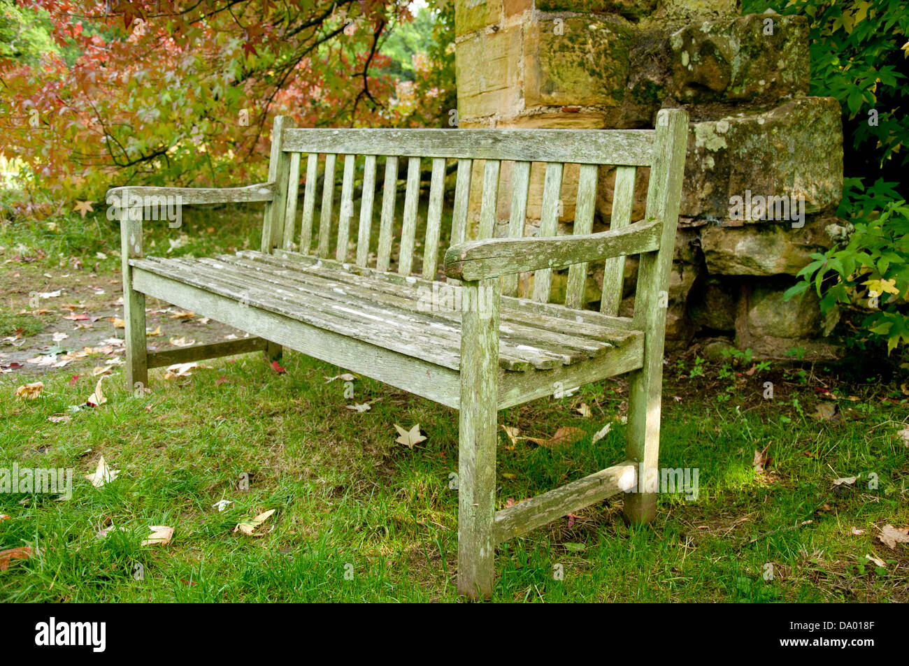 Timber bench seating hi-res stock photography and images - Alamy