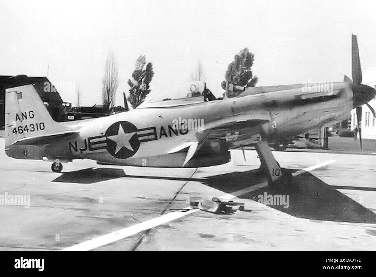 F 5 fighter jet Black and White Stock Photos & Images - Alamy