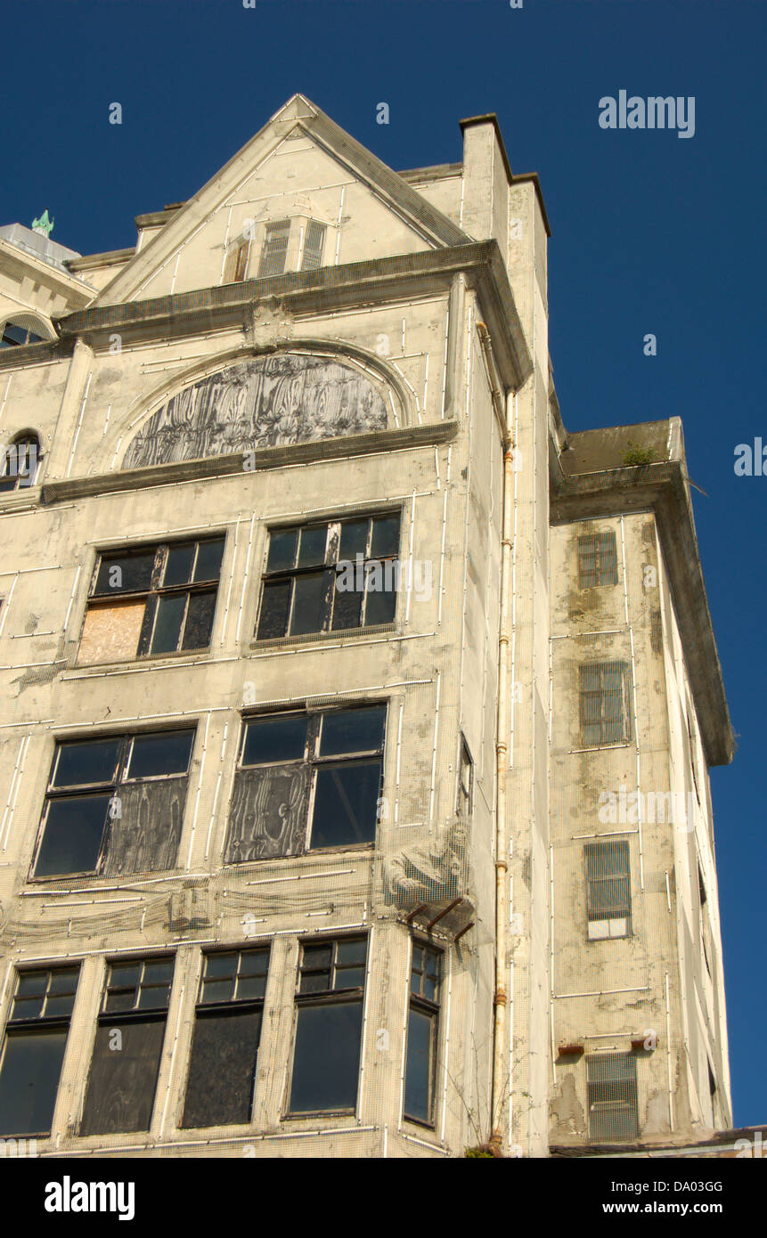 Derelict abandoned building glasgow hi-res stock photography and images ...