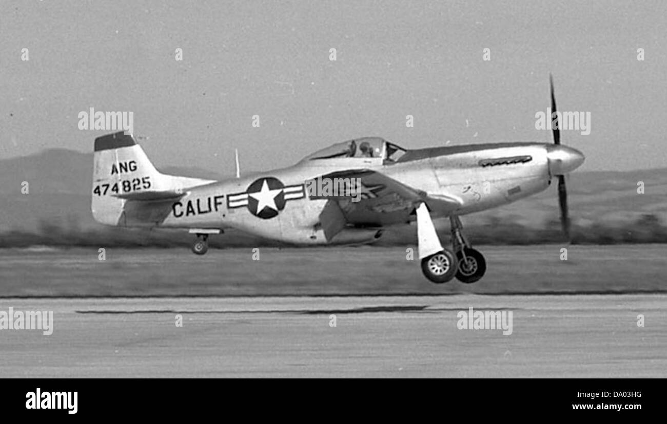 North american p 51d mustang Black and White Stock Photos & Images - Alamy