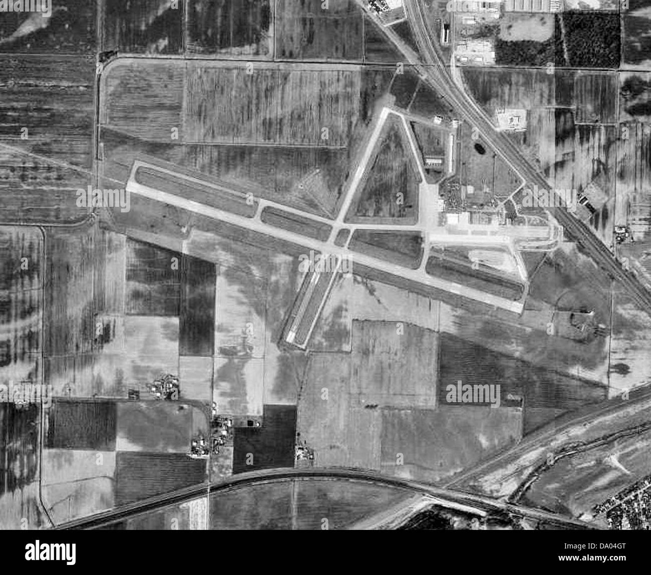 Regional aviation Black and White Stock Photos & Images - Alamy