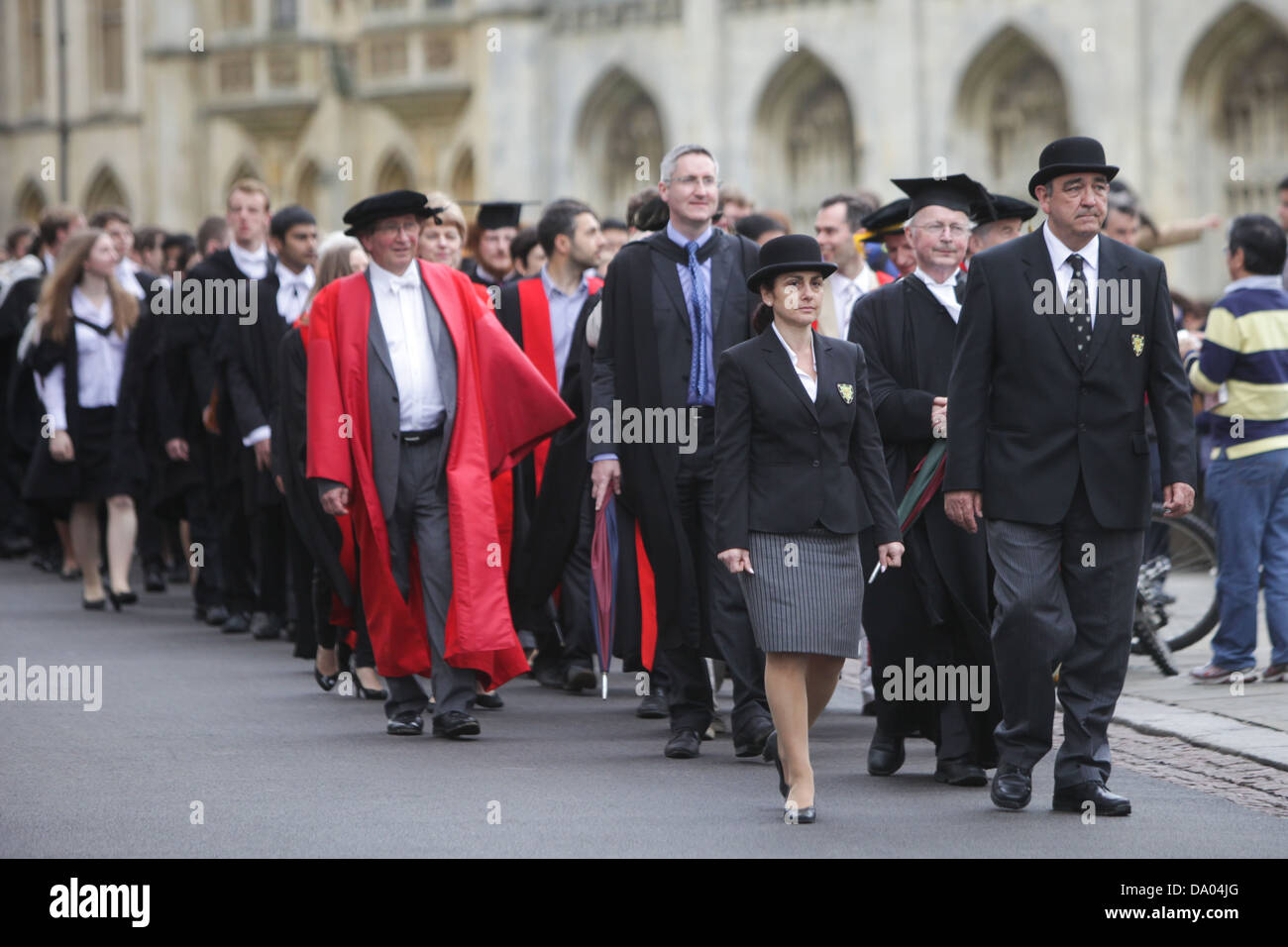 GRADUATION DAT AT CAMBRIDGE UNIVERSITY SHOWS STUDENTS ON THEIR WAY TO ...