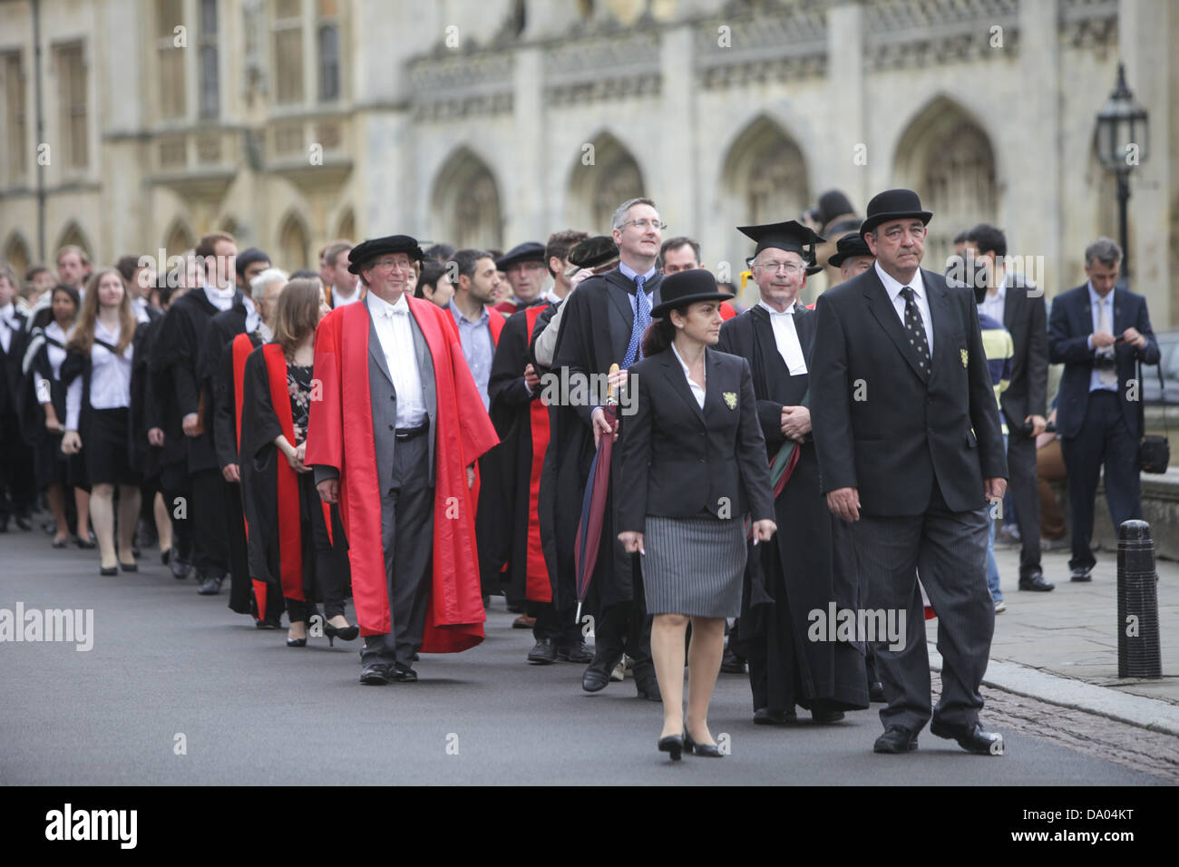 GRADUATION DAT AT CAMBRIDGE UNIVERSITY SHOWS STUDENTS ON THEIR WAY TO ...