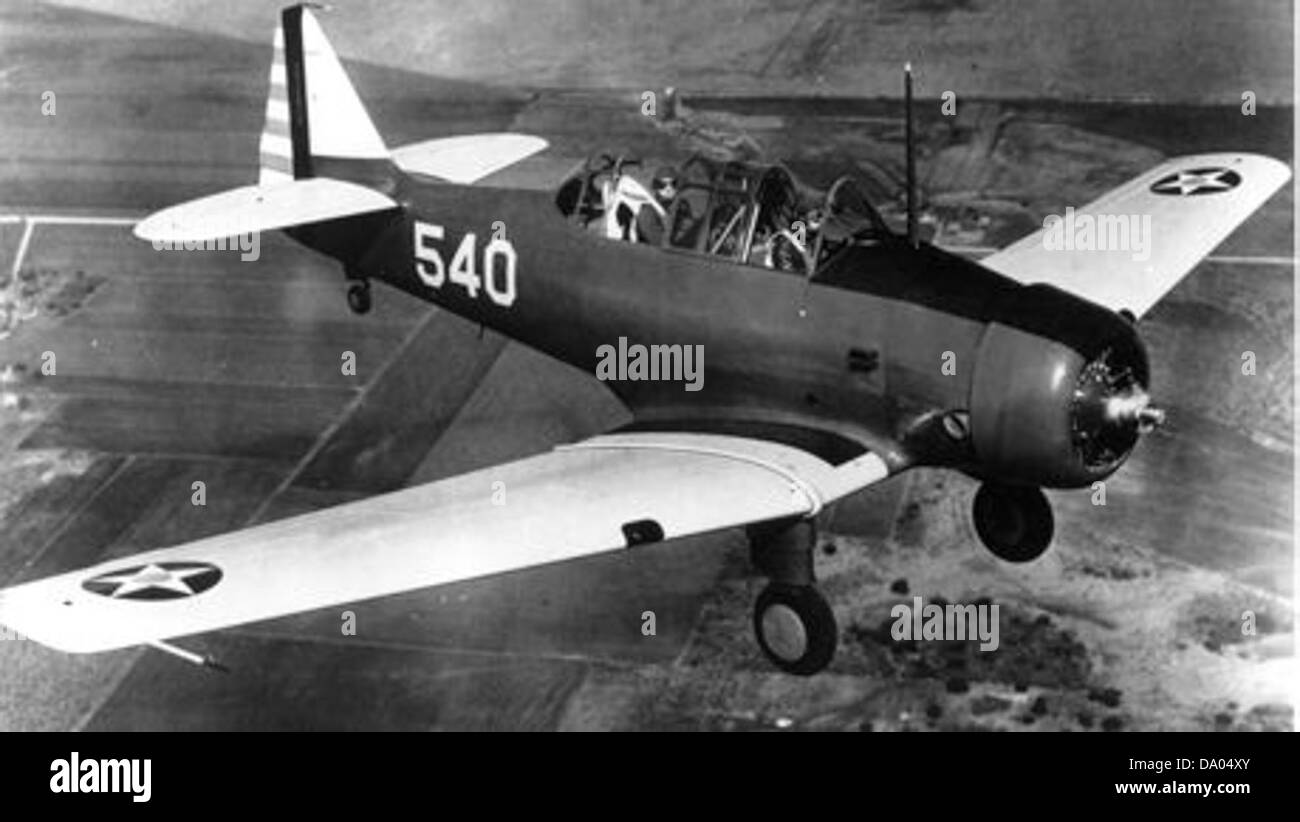 World war ii fighter trainer aircraft Black and White Stock Photos ...