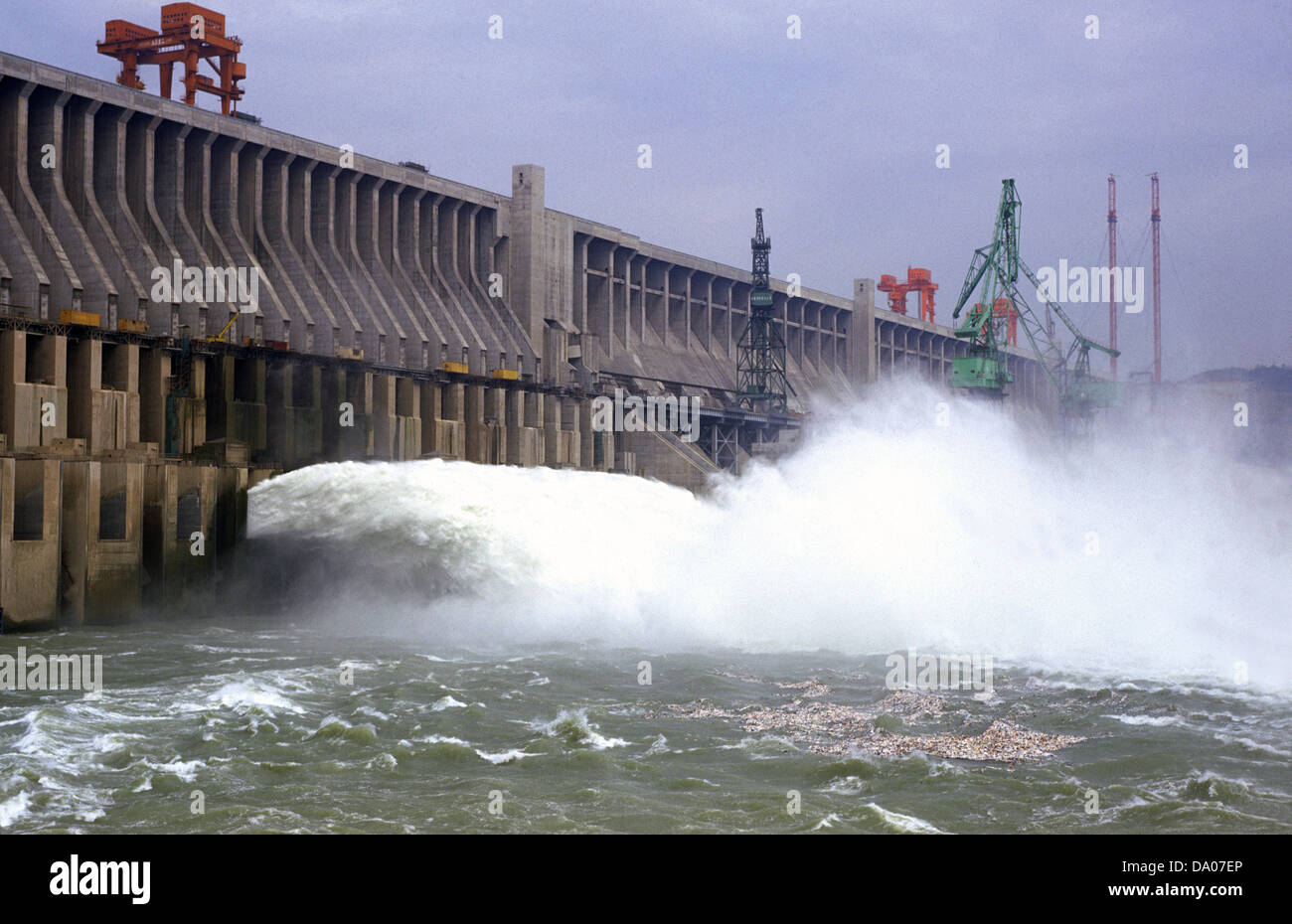 Water from spillway of the Gezhouba Dam, or Gezhouba Water Control ...