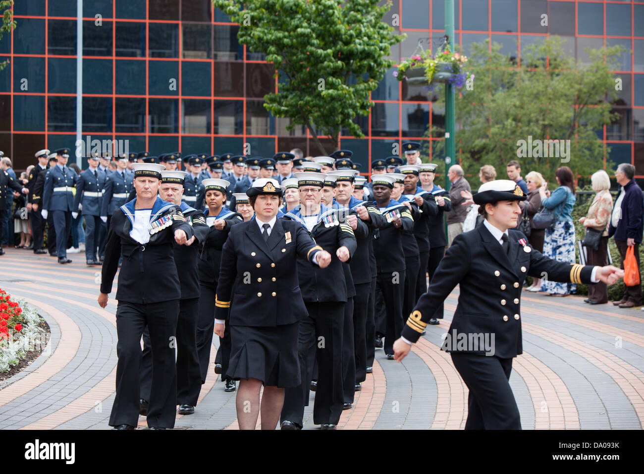 Uniforms raf officers medals march hi-res stock photography and images ...