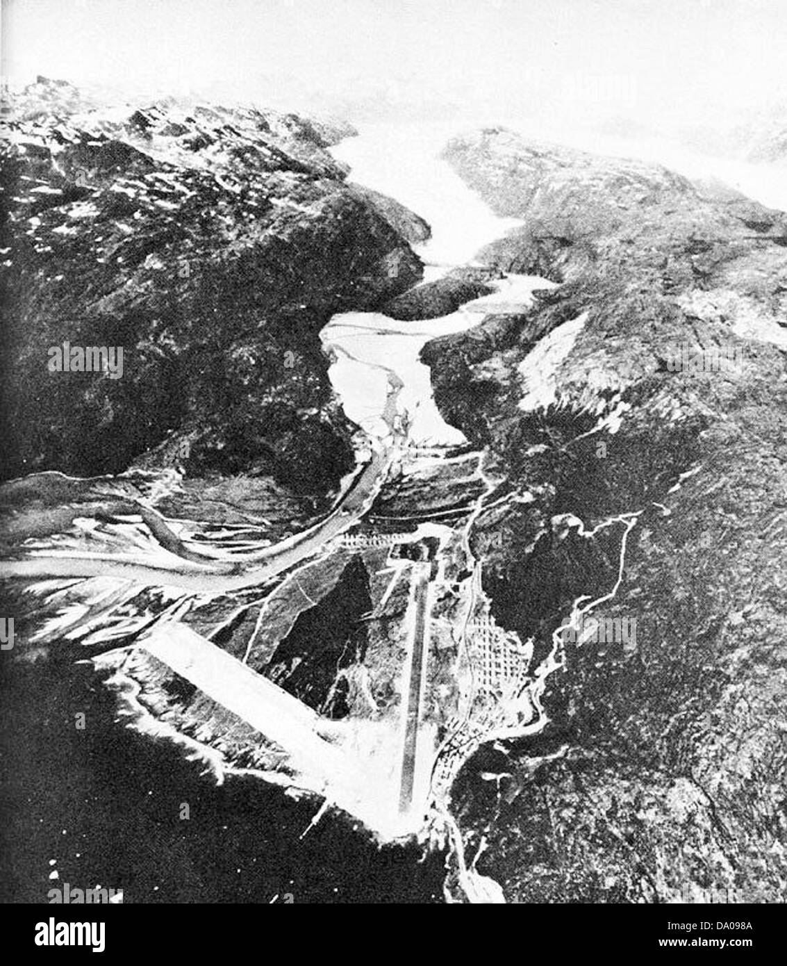 Arctic base Black and White Stock Photos & Images - Alamy