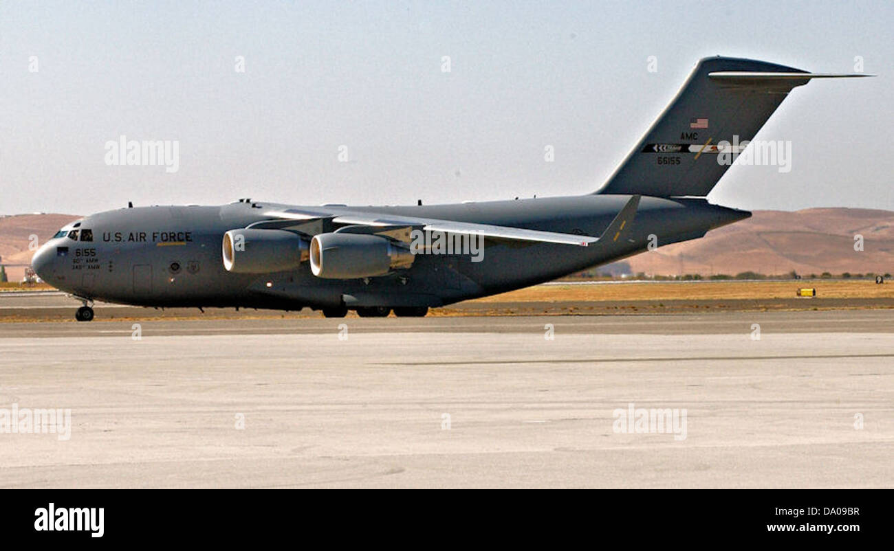 Travis Air Force Base's C-17 Globemaster III, a large cargo aircraft ...