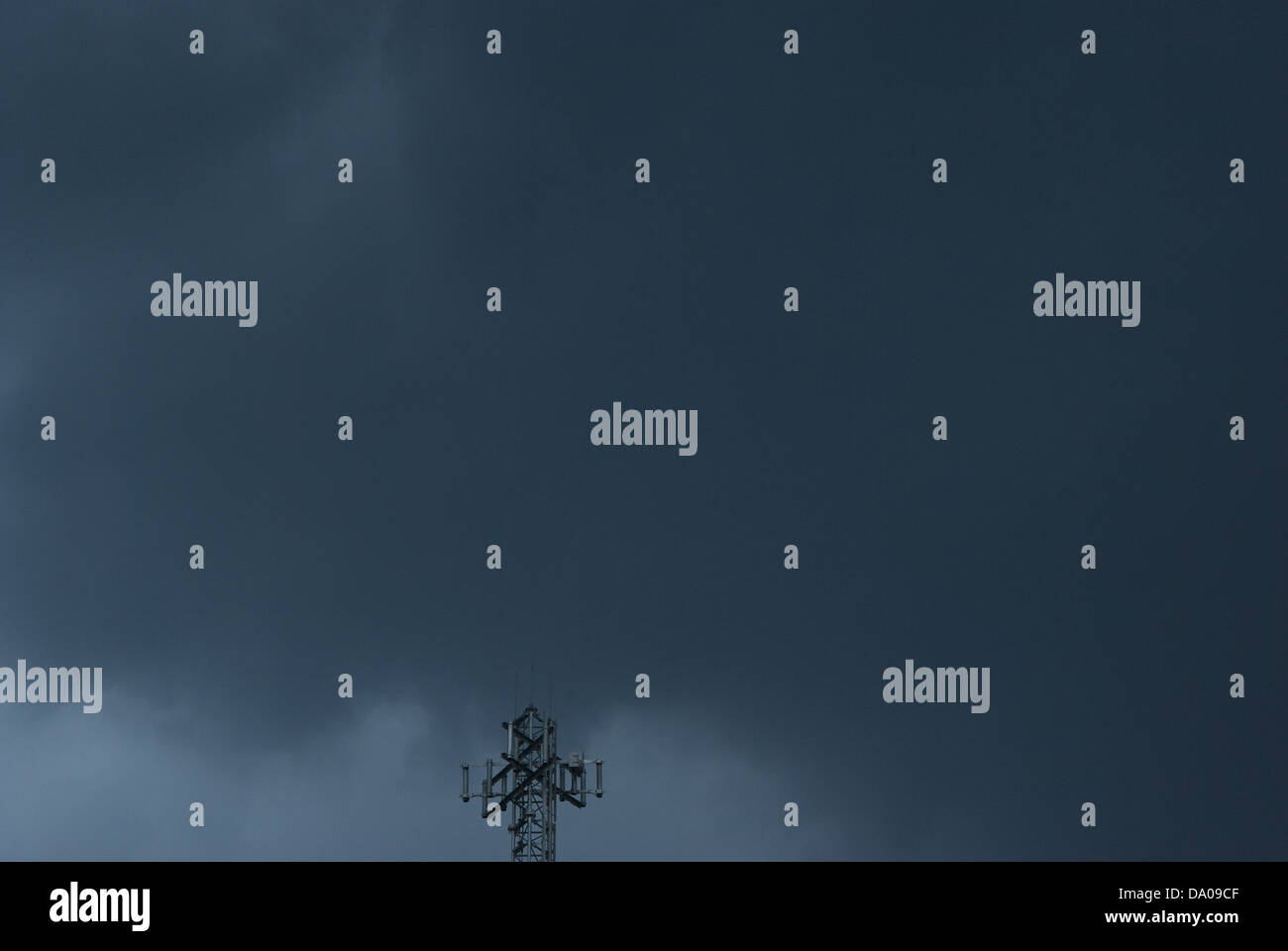 Relay antennas hi-res stock photography and images - Alamy