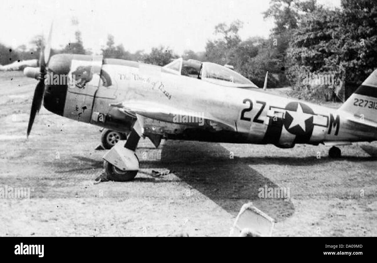 The 405th Fighter Wing operated the P-47 Thunderbolt, a powerful ...