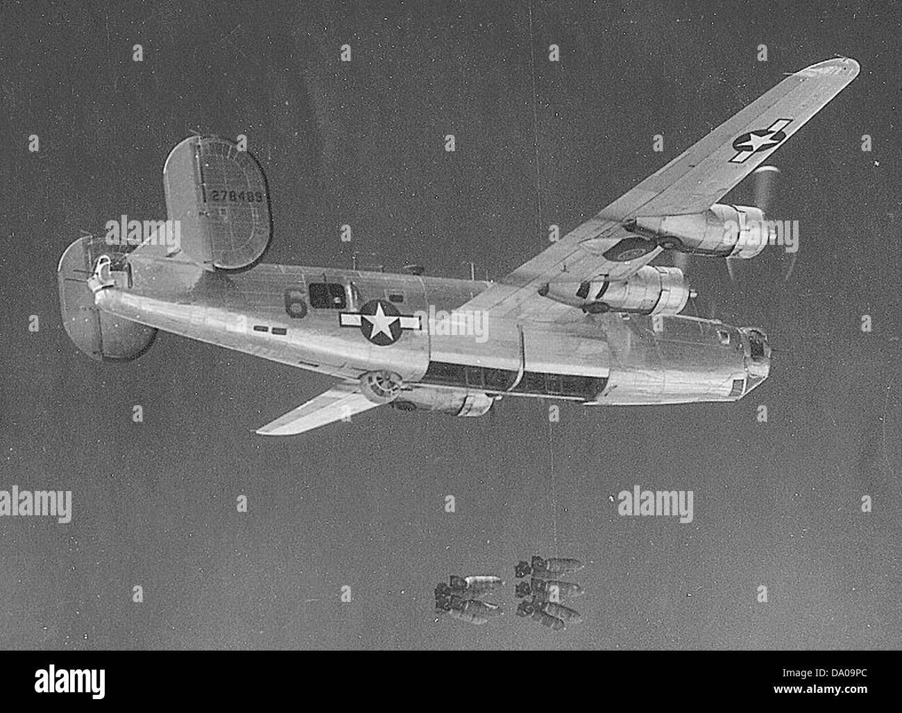 The 454th Bombardment Group operated the B-24 Liberator, a heavy bomber ...