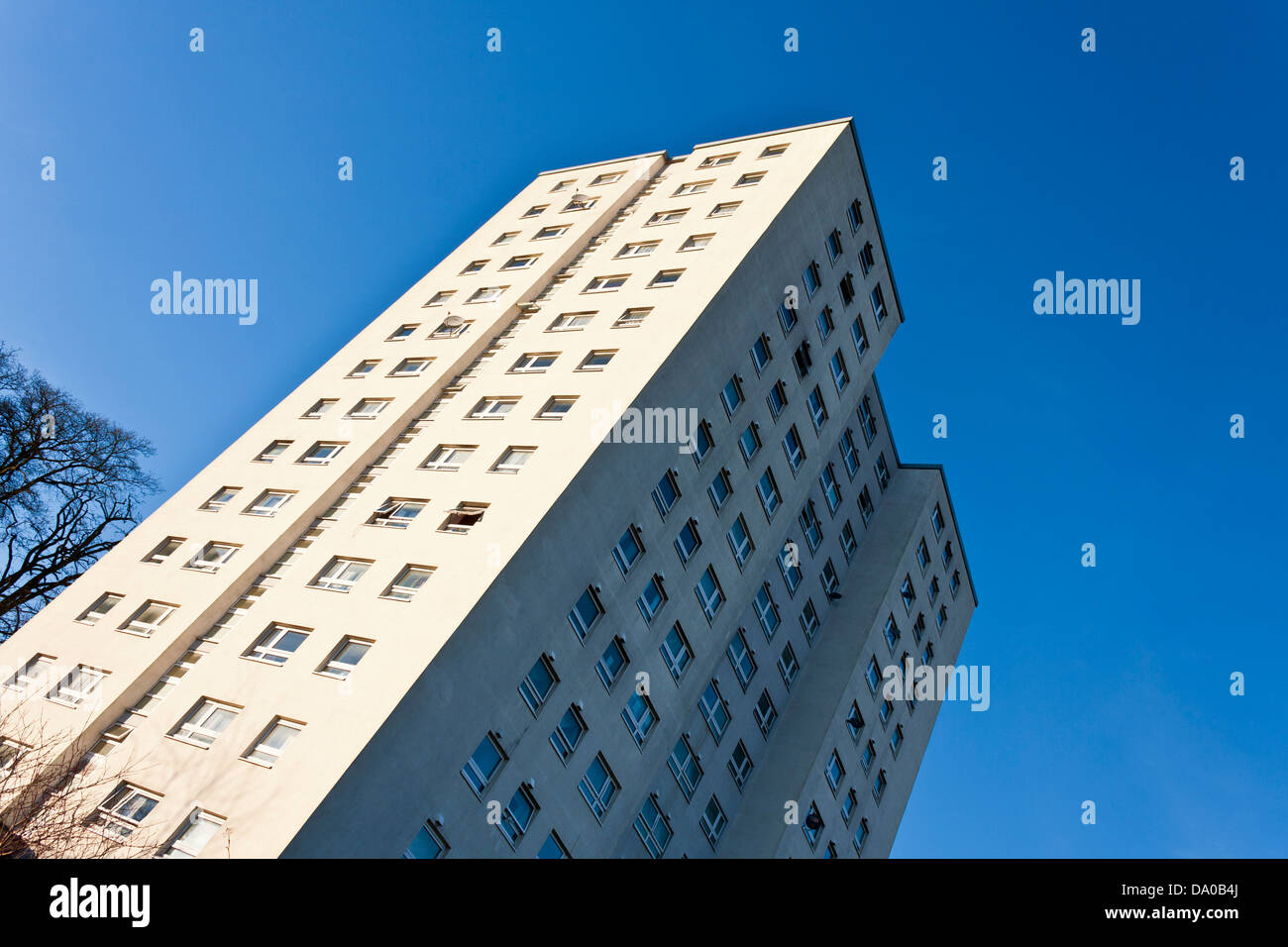 High rise council flats in hi-res stock photography and images - Alamy