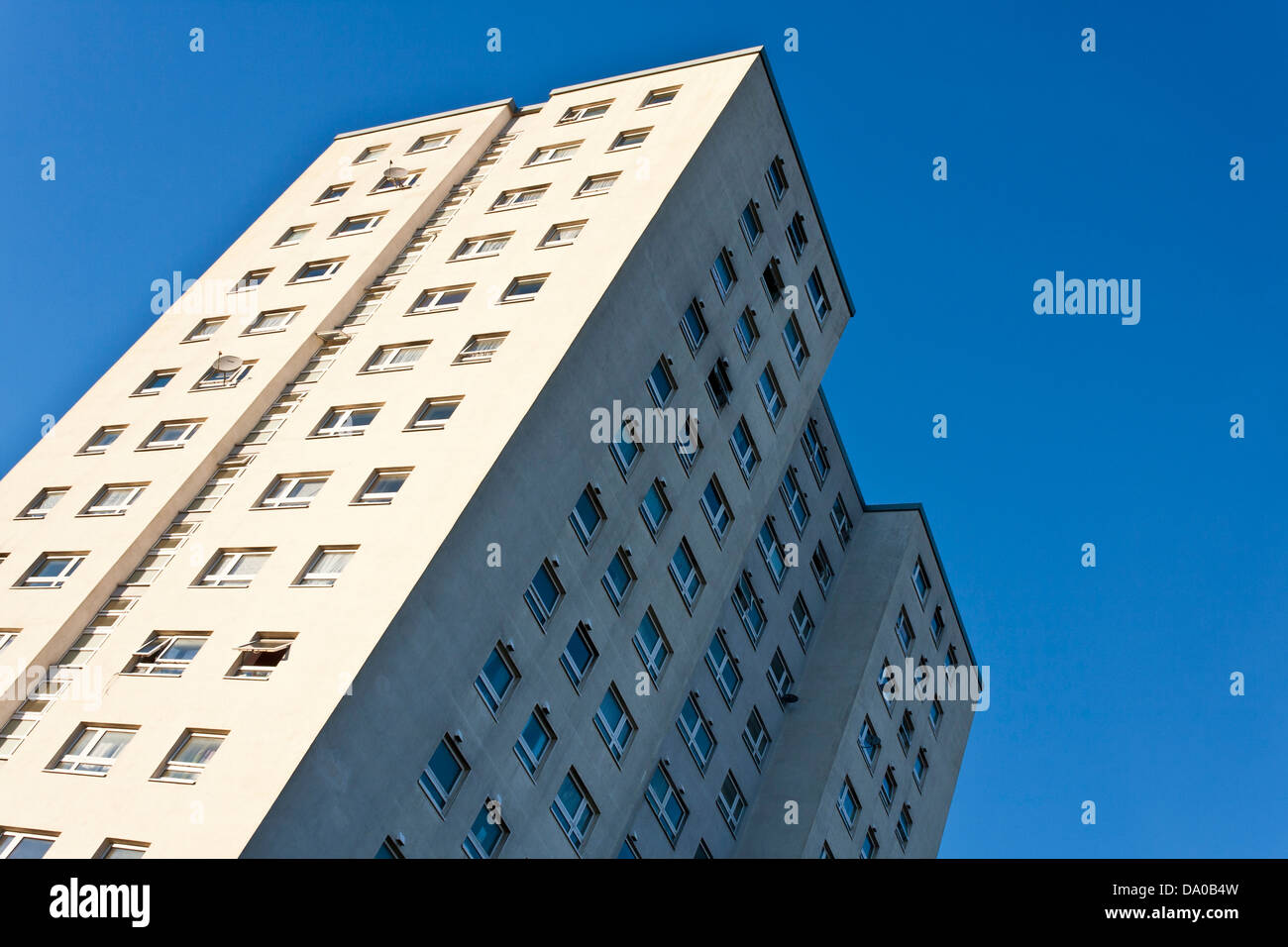 Council flat housing hi-res stock photography and images - Alamy