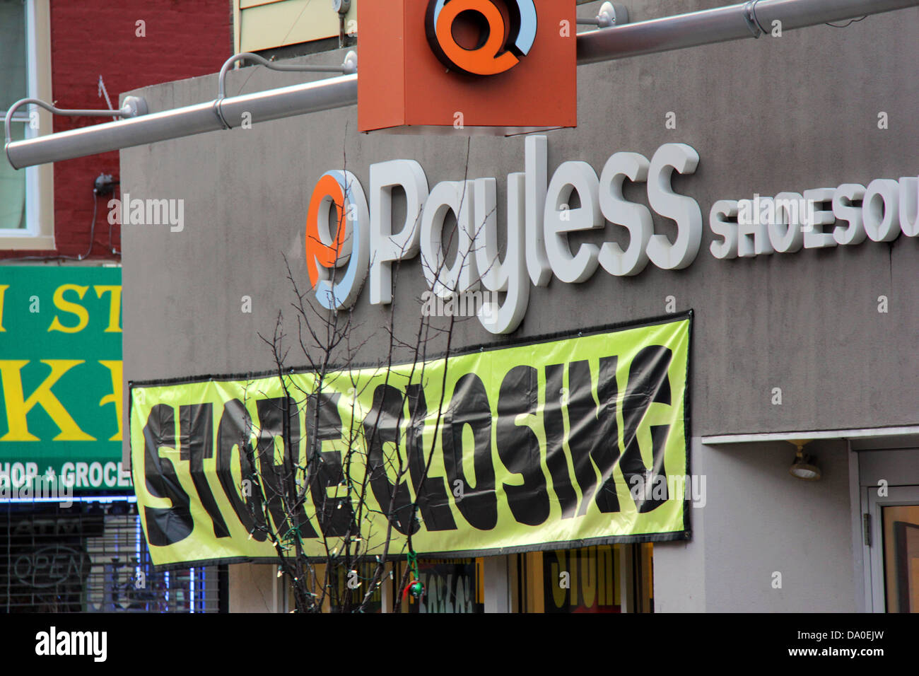 Out of business sign on a store in the United States Stock Photo - Alamy