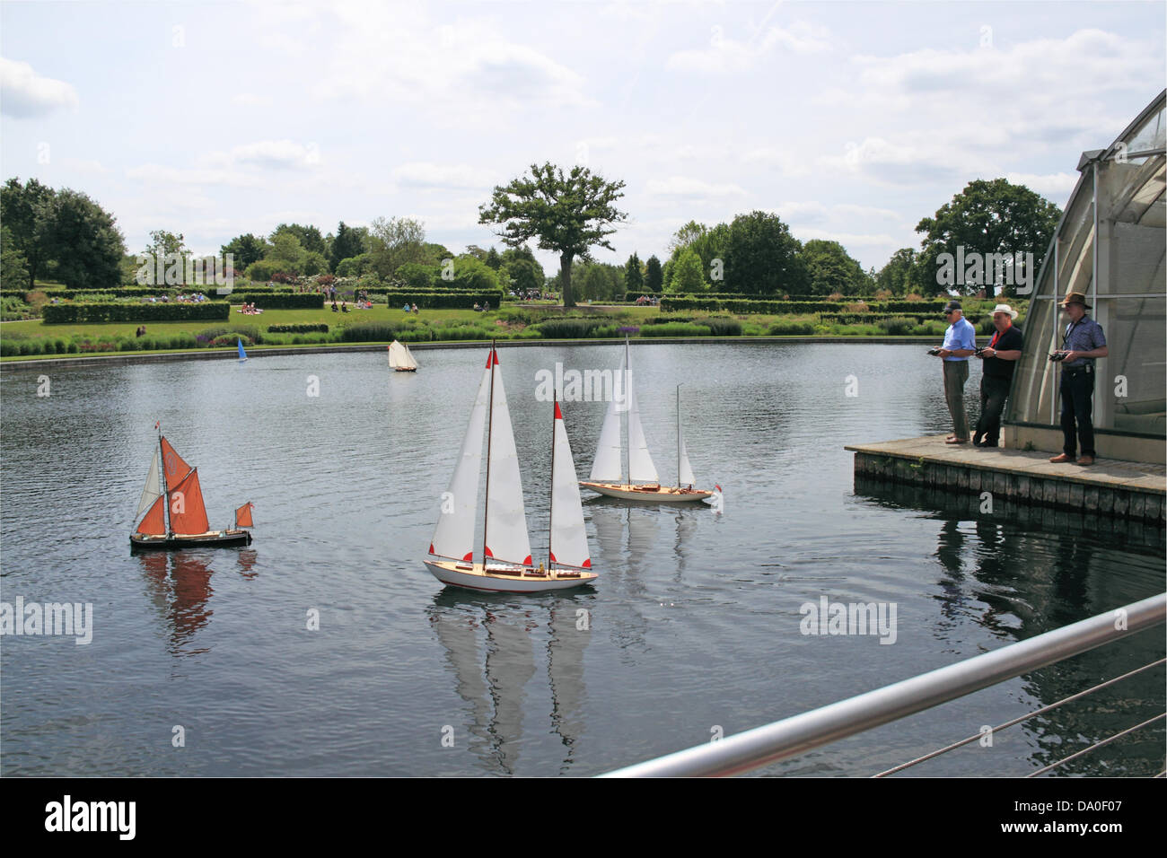Model boat club hi-res stock photography and images - Alamy