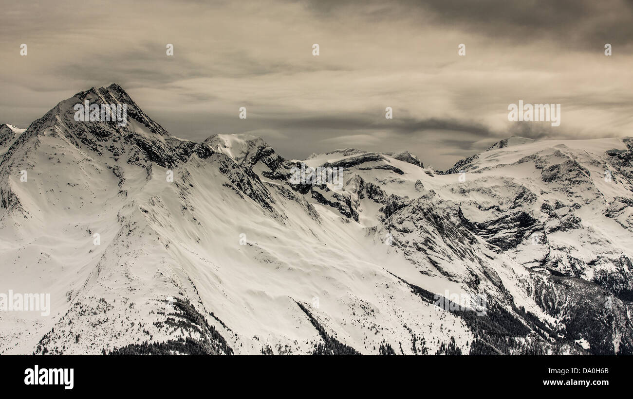 Mountain contrast hi-res stock photography and images - Alamy
