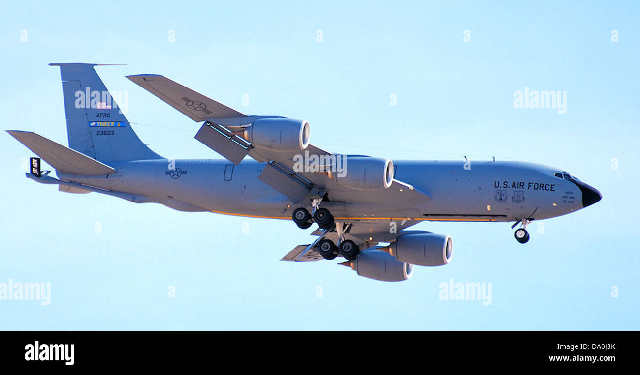 The 465th Air Refueling Squadron's Boeing KC-135A-BN Stratotanker (62 ...