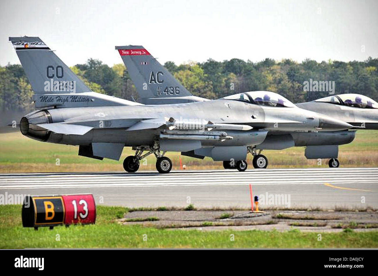 F-16 Fighting Falcons from the Atlantic City Air National Guard Base ...