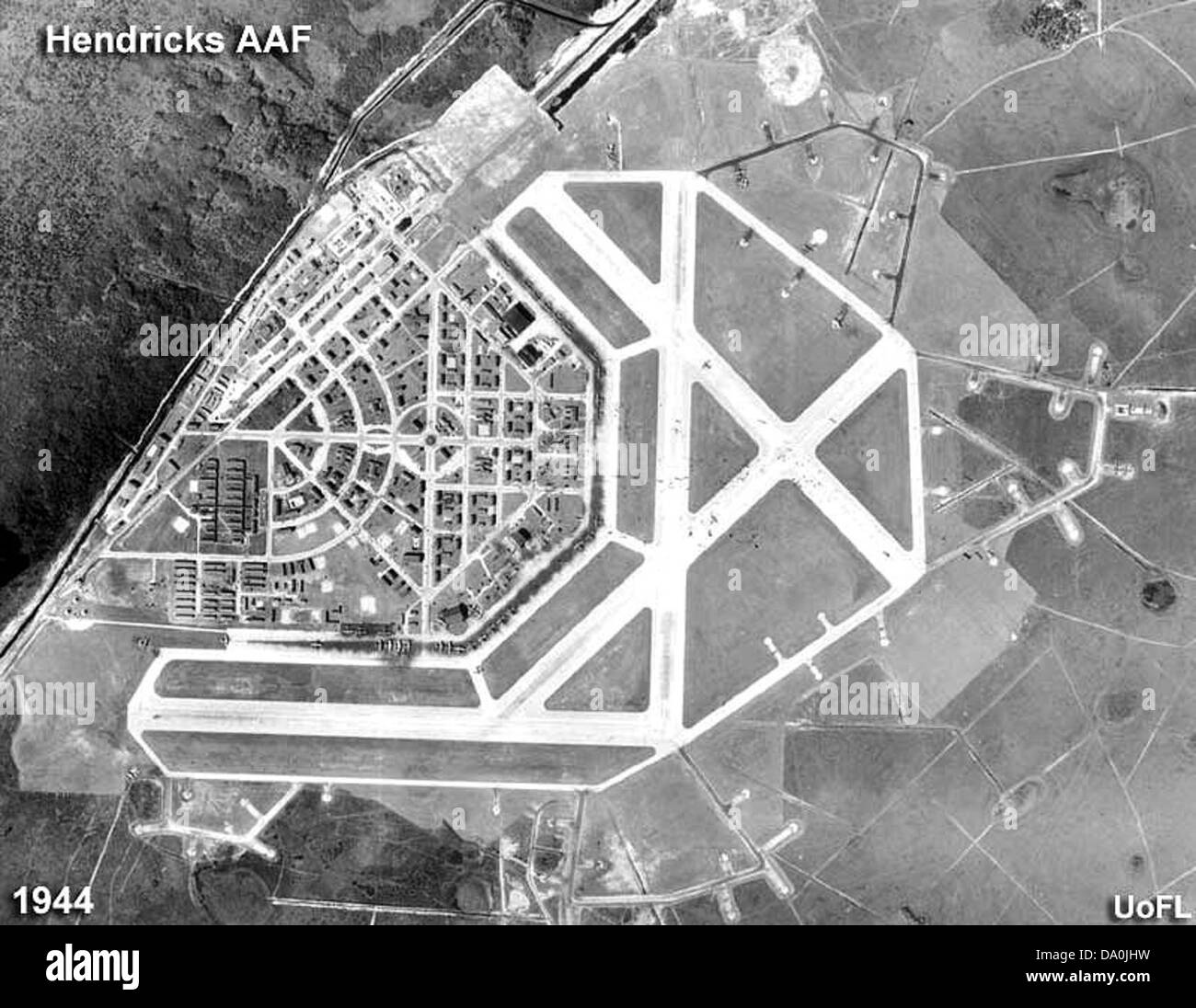 Airfield 1944 hi-res stock photography and images - Alamy