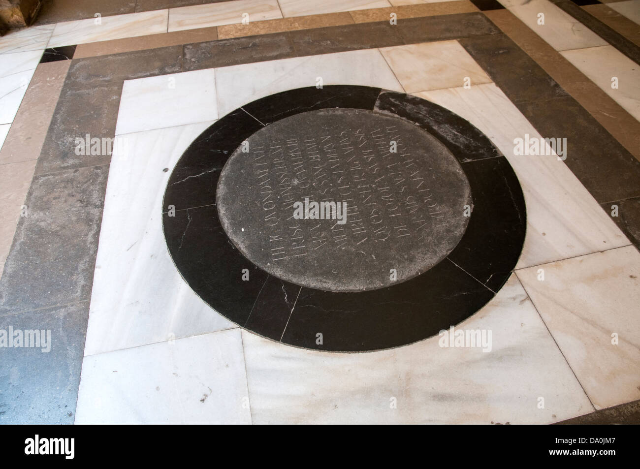 Round letters hi-res stock photography and images - Alamy