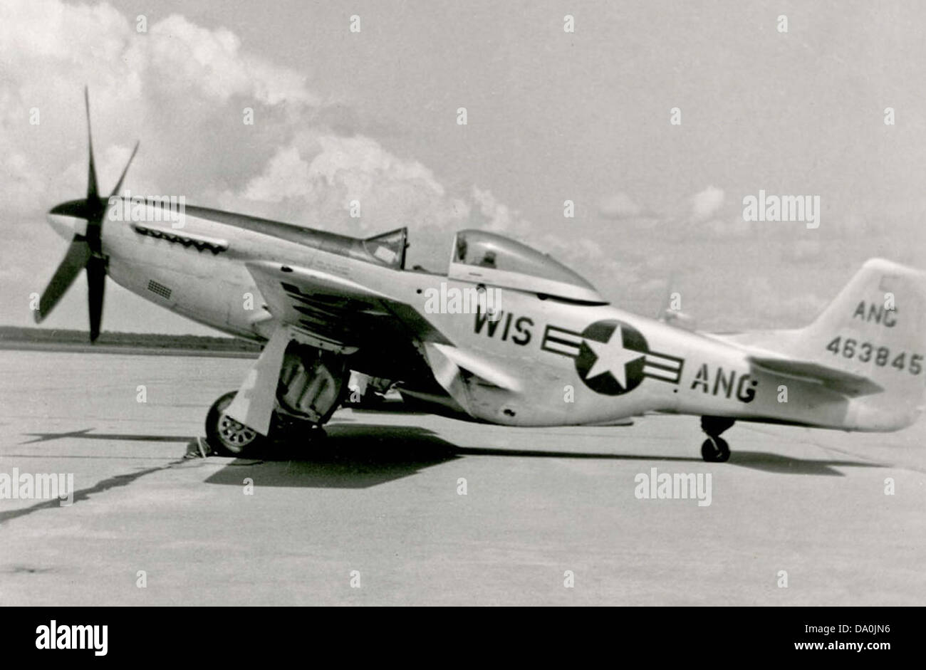 North american f 51d mustang hi-res stock photography and images - Alamy