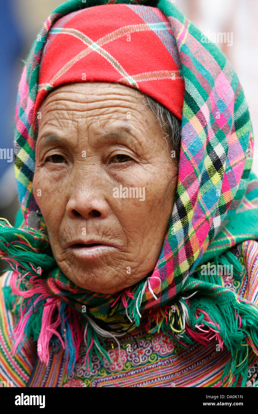 Old flower hmong woman bac ha vietnam hi-res stock photography and ...