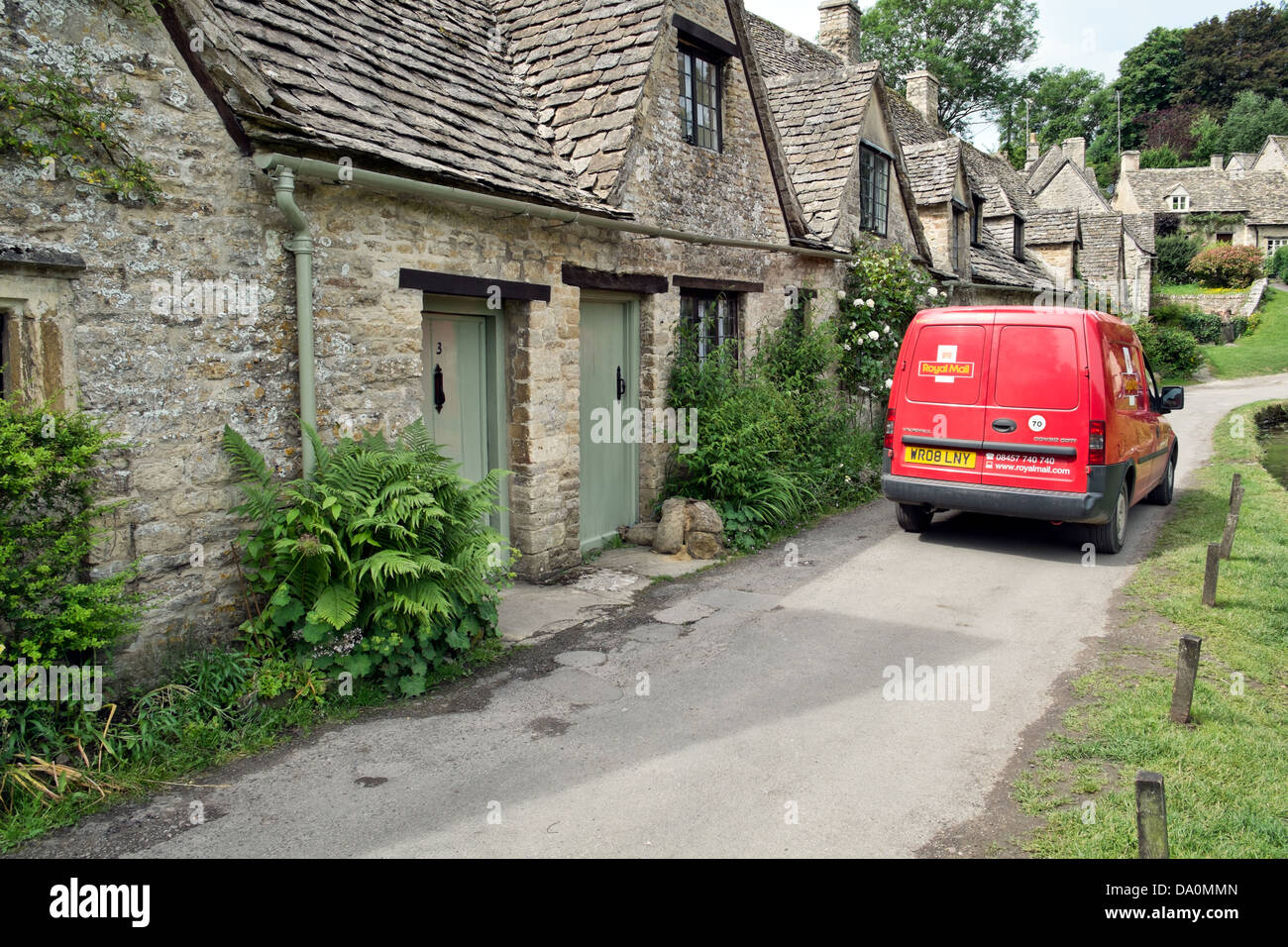 Royal mail van hi-res stock photography and images - Alamy
