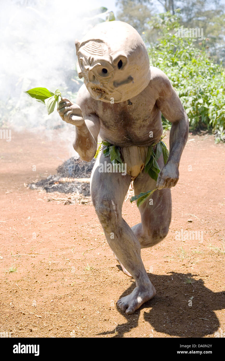 Asaro mud men hi-res stock photography and images - Alamy