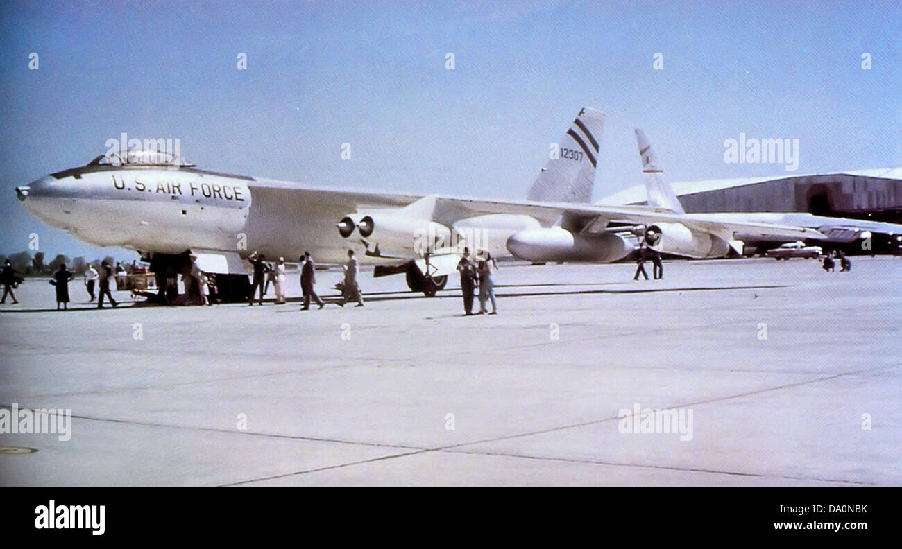 Boeing b 47 stratojet hi-res stock photography and images - Alamy