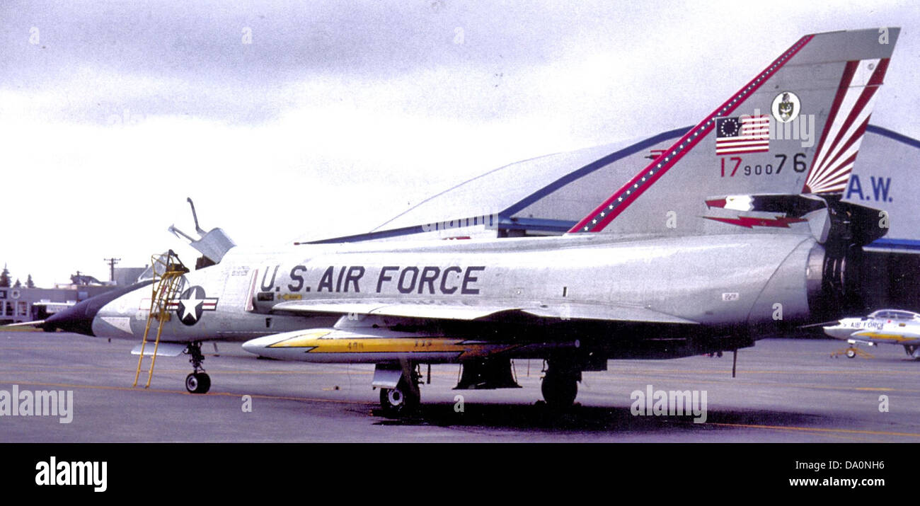 49th Fighter-Interceptor Squadron F-106 59-0076 1976 Stock Photo - Alamy
