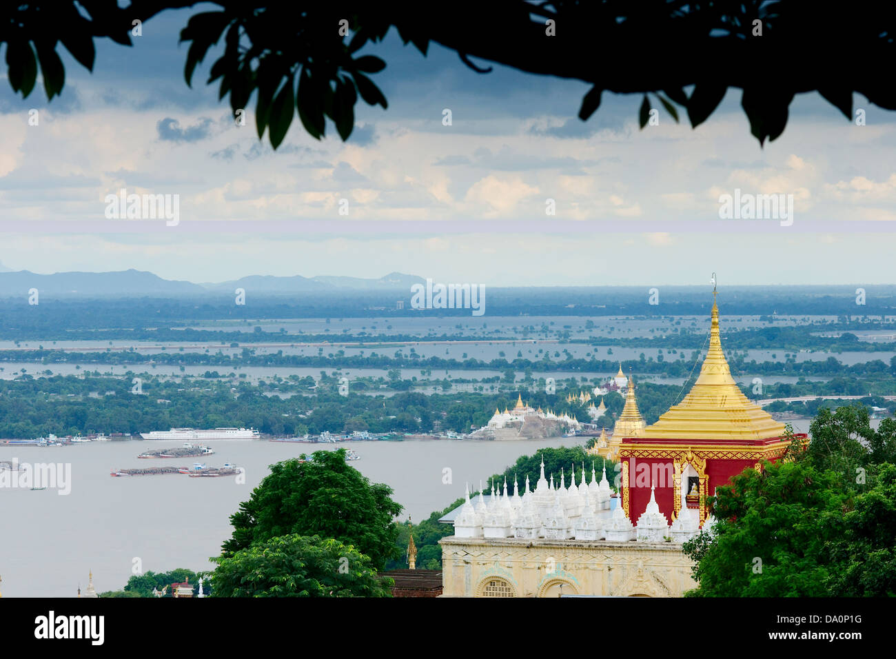 Myanmar river floods hi-res stock photography and images - Alamy