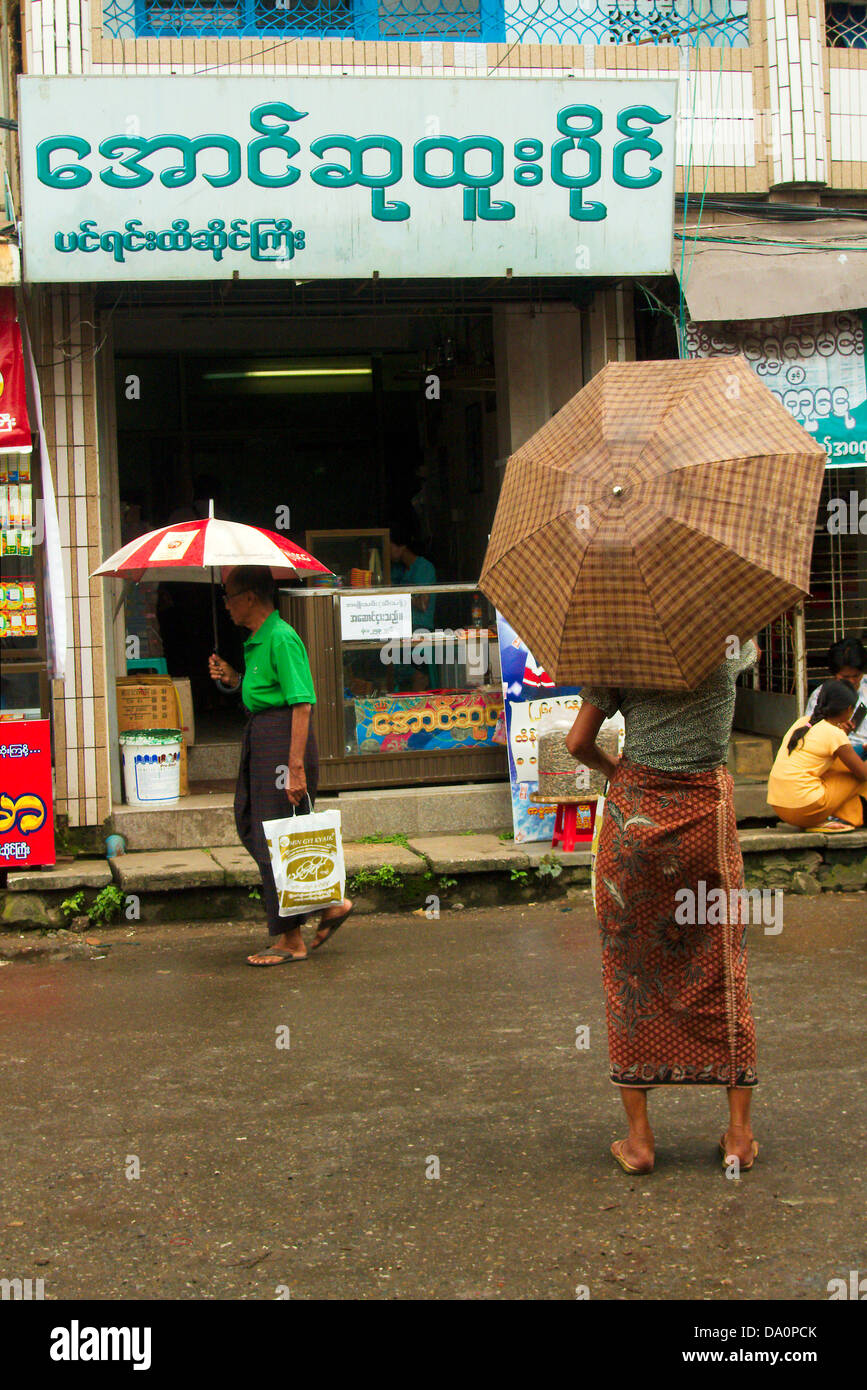 Longyi Stock Photos & Longyi Stock Images - Alamy