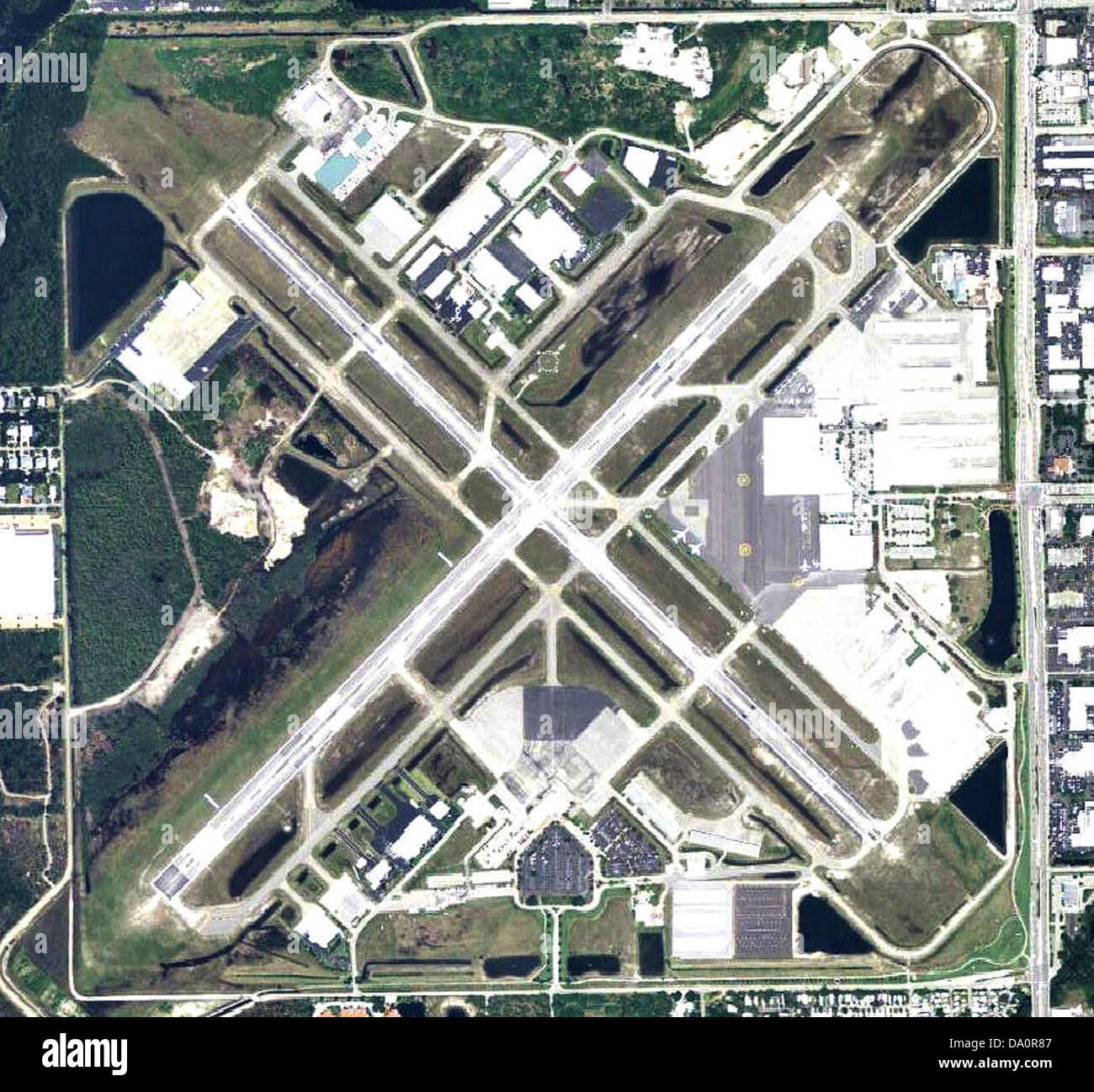 Airport naples hi-res stock photography and images - Alamy