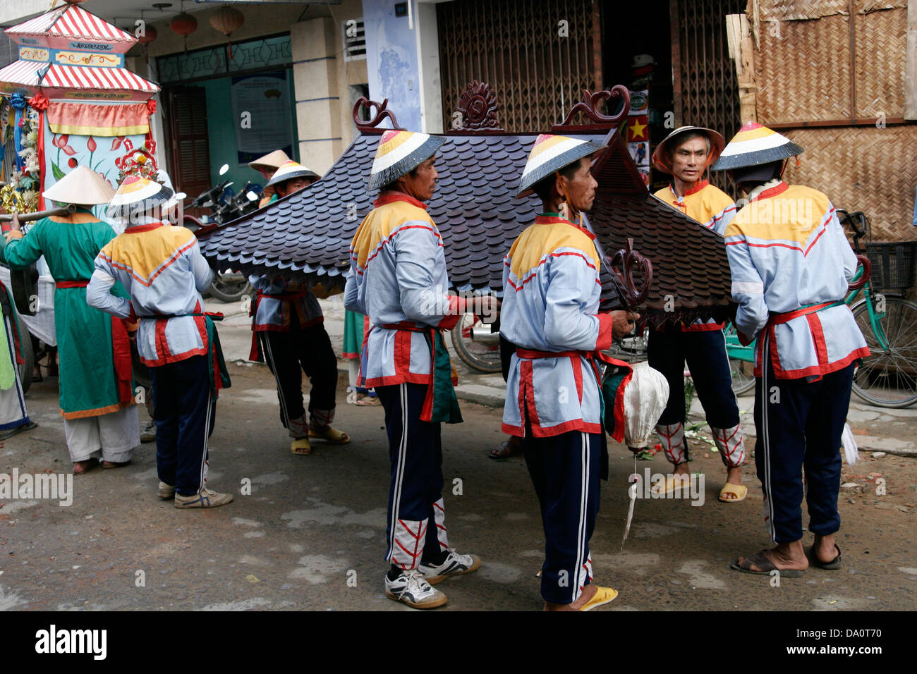 Buddhism funeral procession hi-res stock photography and images - Alamy