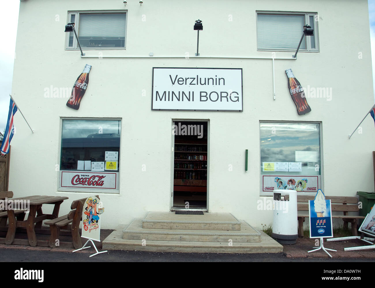 Local shopfront shop hi-res stock photography and images - Alamy