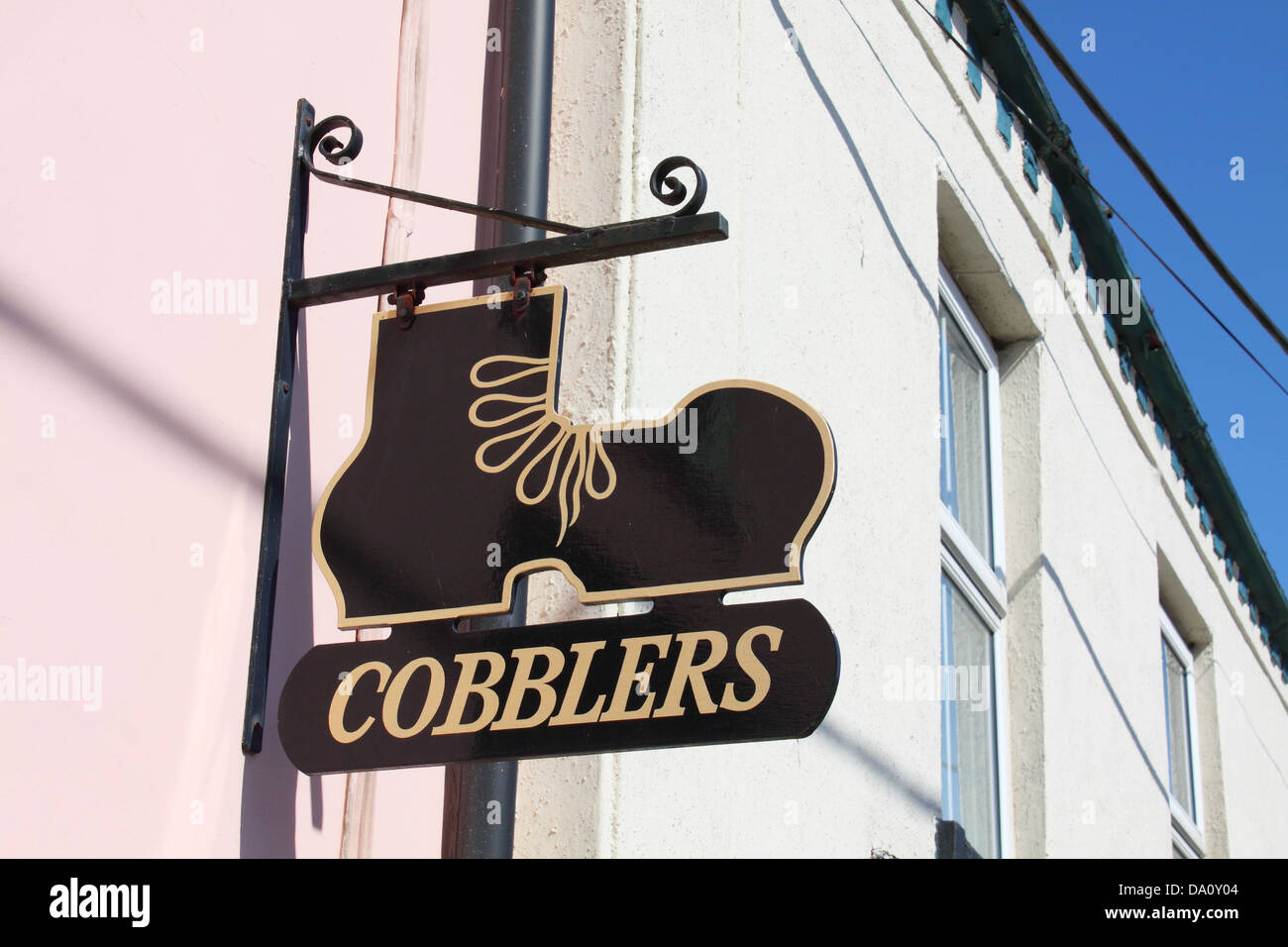 Cobblers sign hi-res stock photography and images - Alamy