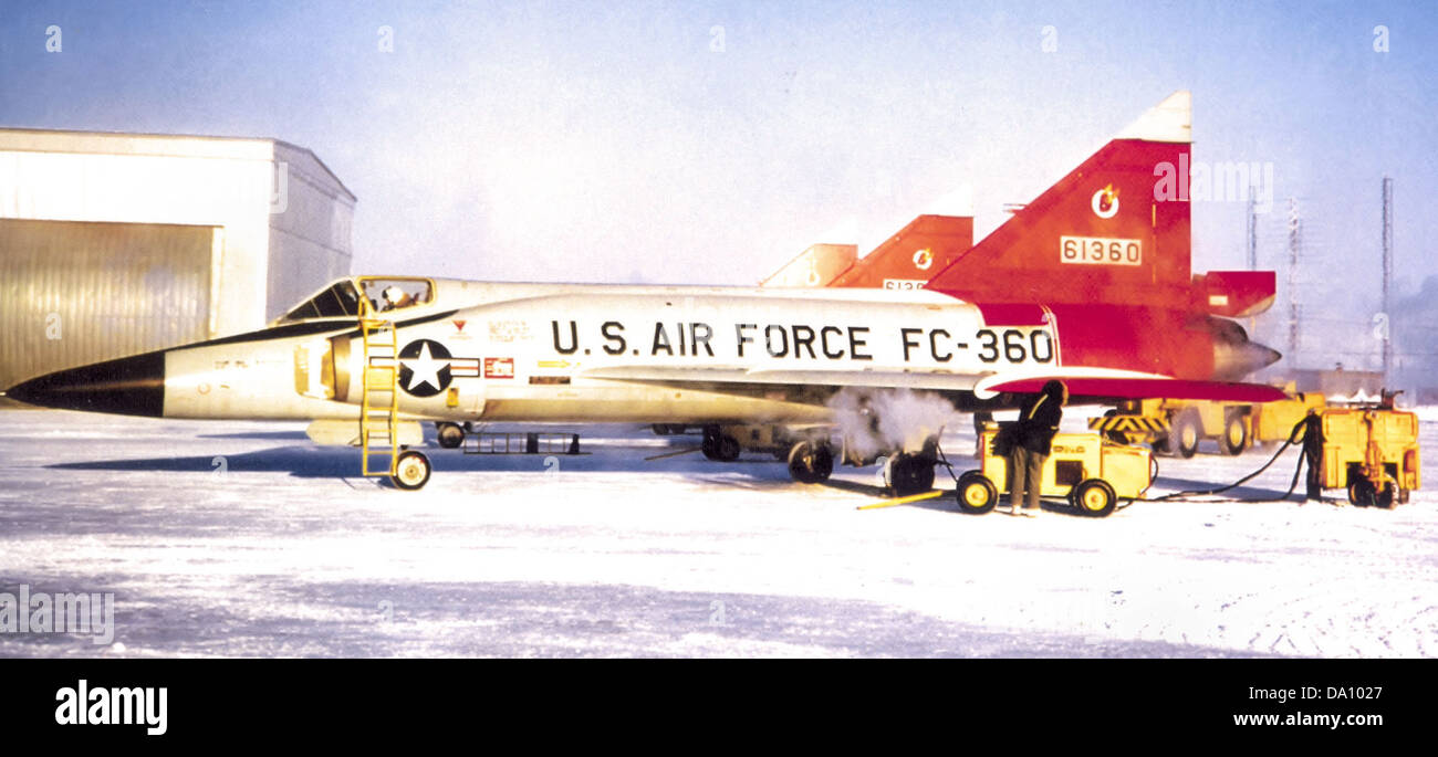 Convair 102a delta dagger airplane hi-res stock photography and images ...