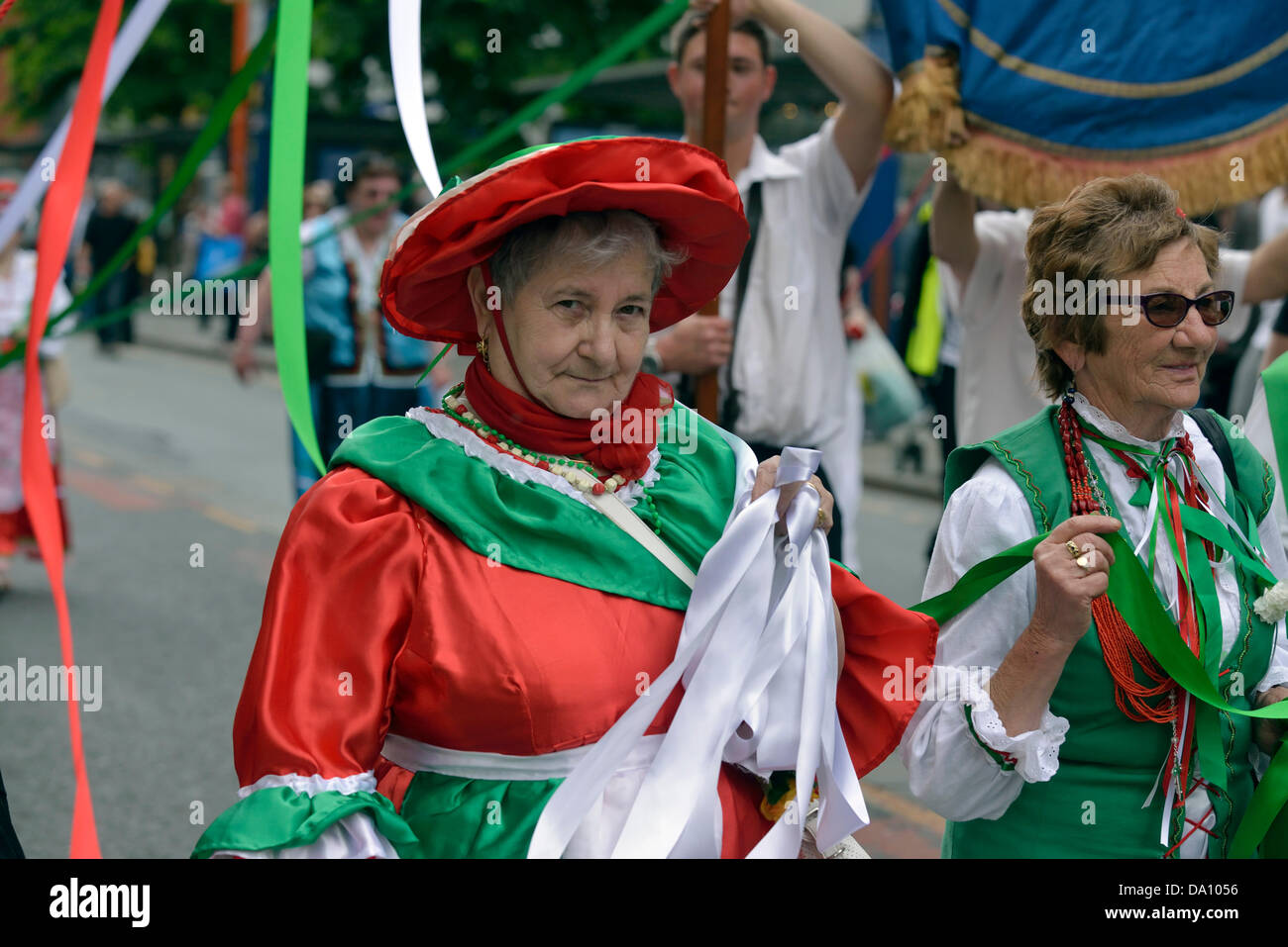 Manchester walk city centre italian procession hi-res stock photography ...