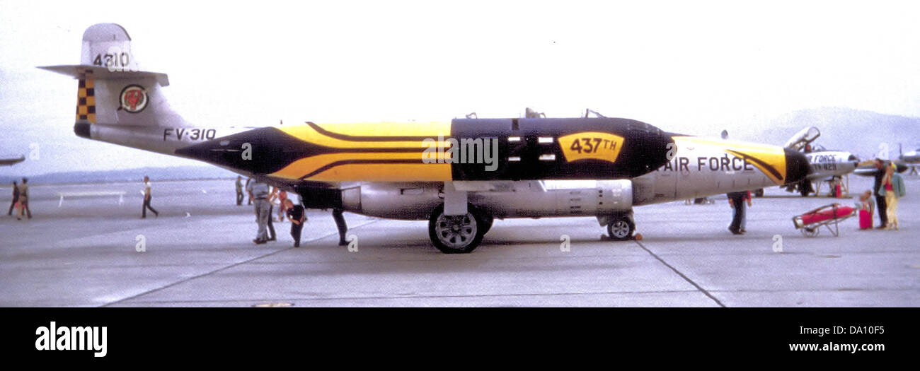 437th Fighter-Interceptor Squadron Northrop F-89H-1-NO Scorpion 54-310 ...