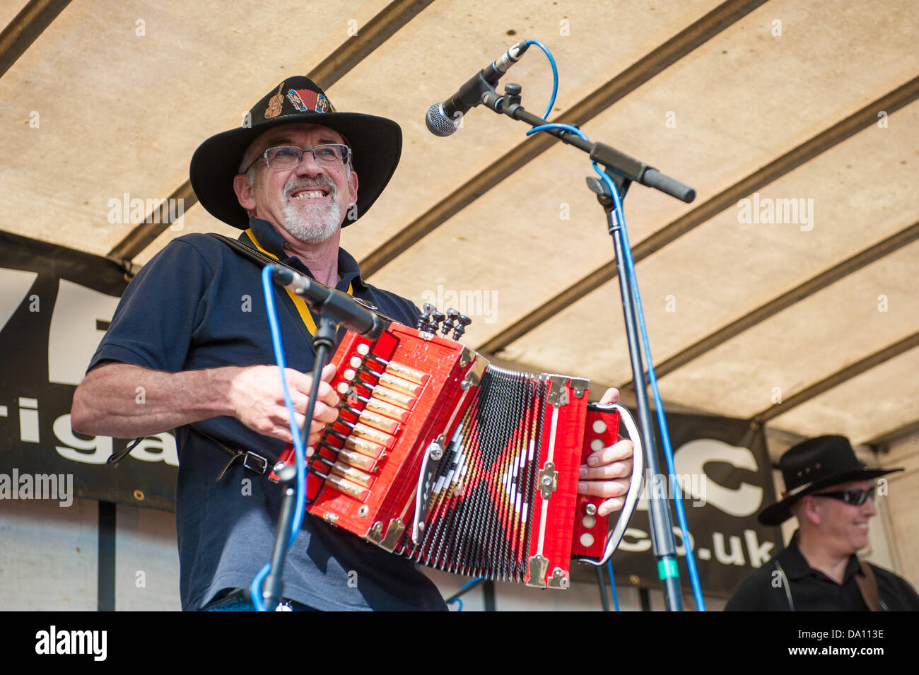 Leigh-on-Sea, UK. 30th June, 2013. Colin & the Crawfish performing at ...
