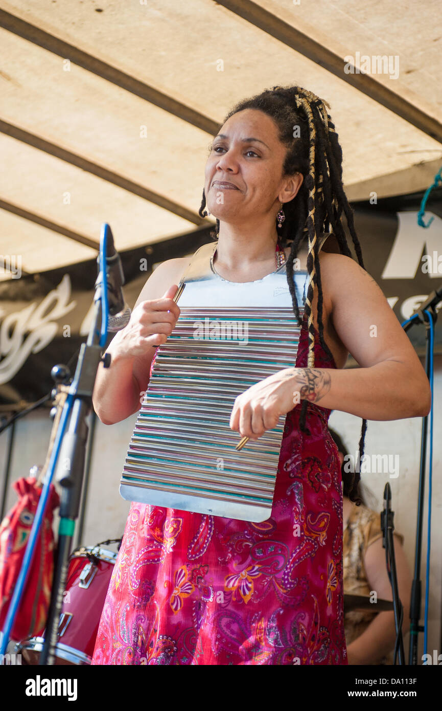 Leigh-on-Sea, UK. 30th June, 2013. Colin & the Crawfish performing at ...