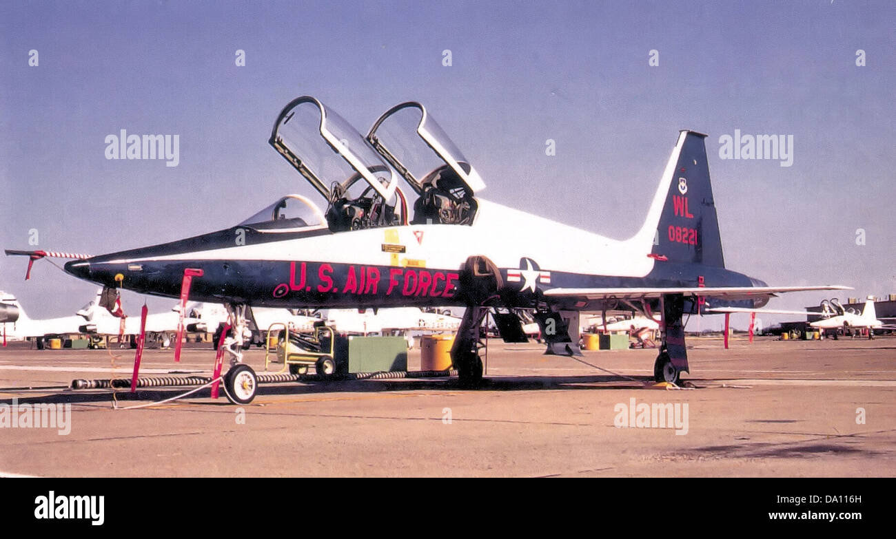 Flying the wing hi-res stock photography and images - Alamy