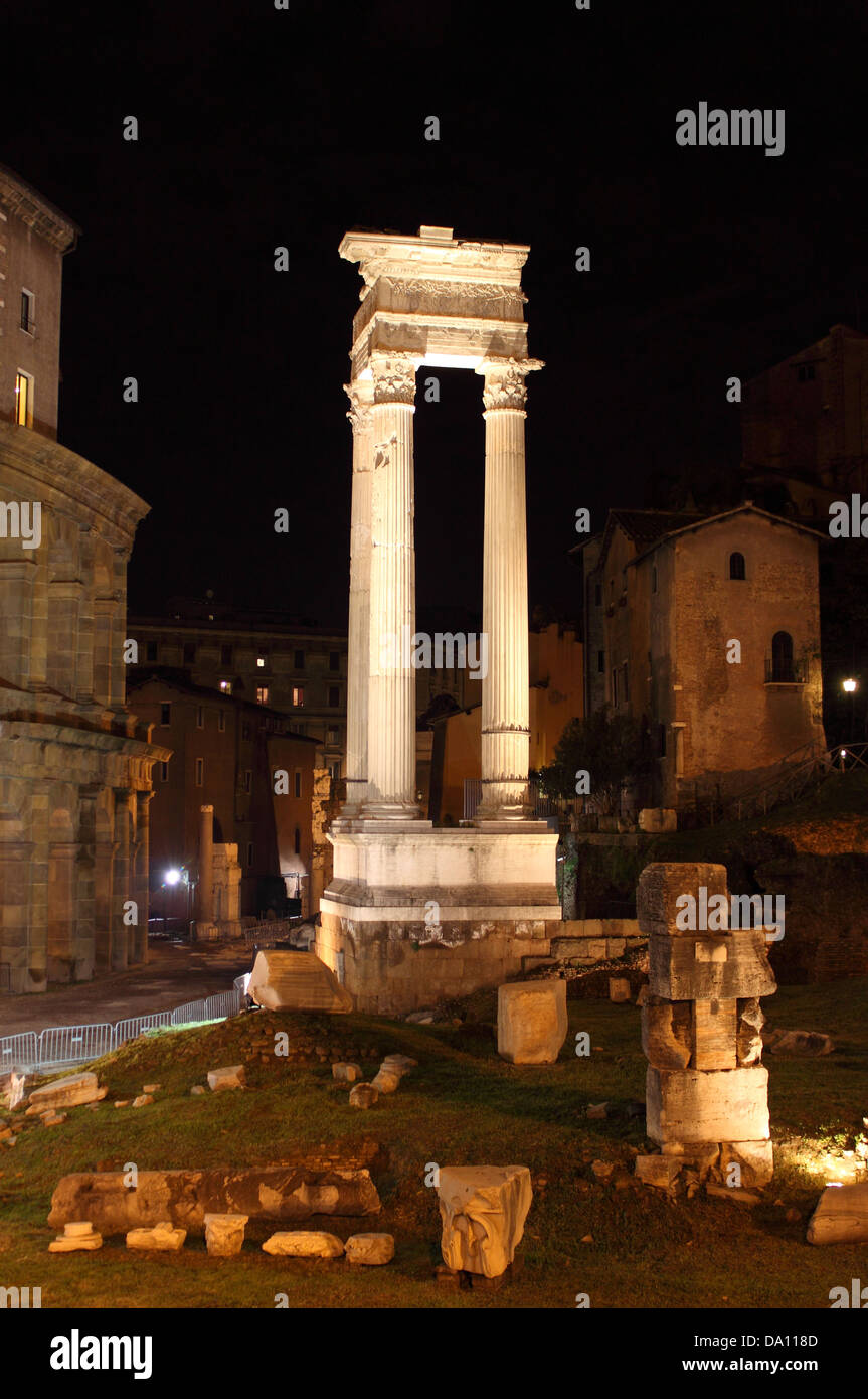 Detailed columns hi-res stock photography and images - Alamy