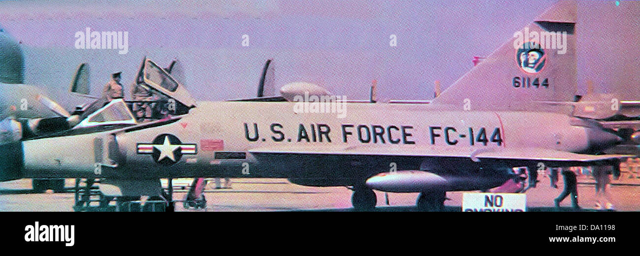 Convair f 102a delta dagger hi-res stock photography and images - Alamy