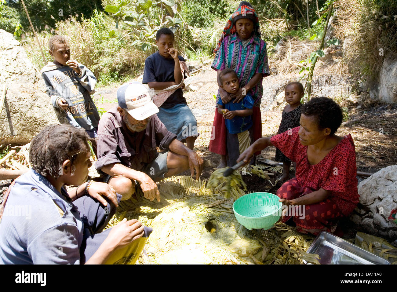 Traditional food of papua hi-res stock photography and images - Alamy