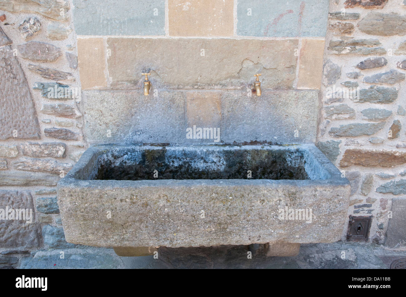 Stone platforms hi-res stock photography and images - Alamy